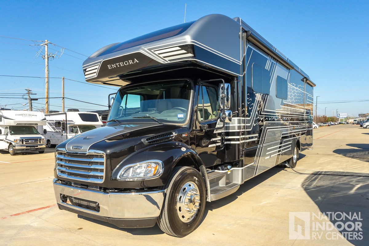 Used 2025 Entegra Accolade Xl | Phantom Black | Valley | #12768UA | Dallas