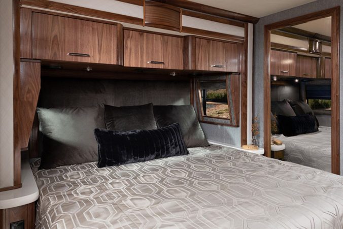 American Coach RV: Spotlight | National Indoor RV Centers