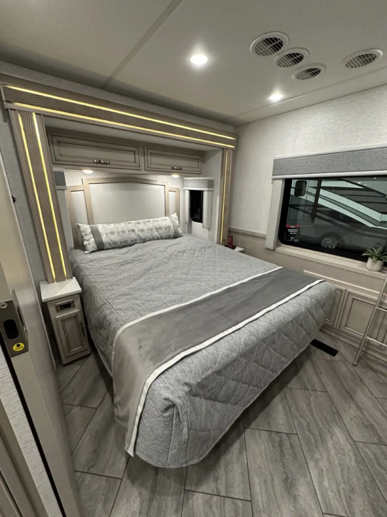 2024 Newmar Bay Star Sport RV Tour with Angie Morell - National Indoor ...