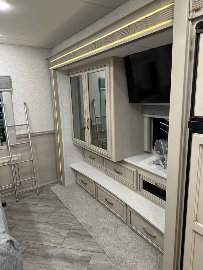 2024 Newmar Bay Star Sport RV Tour with Angie Morell - National Indoor ...