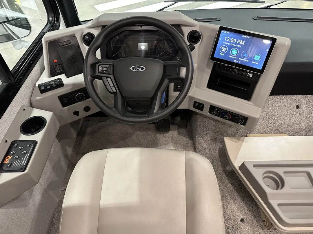 2024 Newmar Bay Star Sport RV Tour with Angie Morell - National Indoor ...