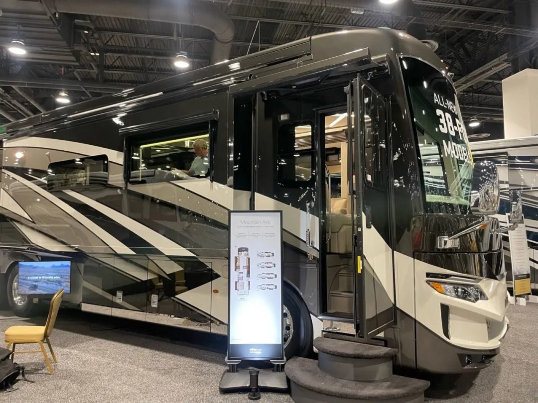 2024 Newmar Mountain Aire RV Tour with Angie Morell - National Indoor ...