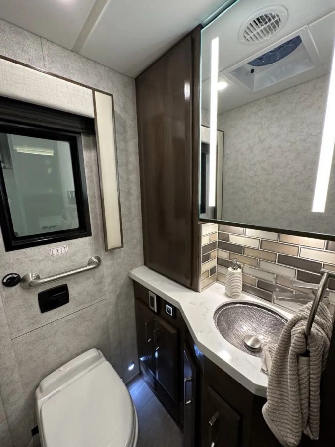 2024 Newmar New Aire RV Tour with Angie Morell - National Indoor RV ...