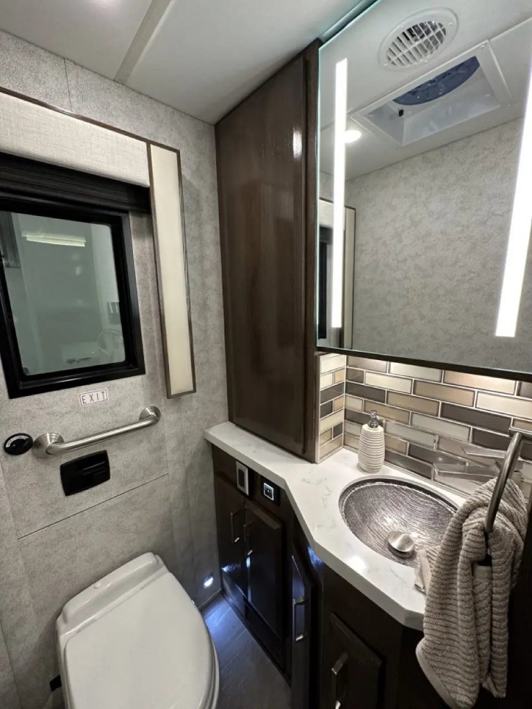 2024 Newmar New Aire RV Tour with Angie Morell - National Indoor RV ...