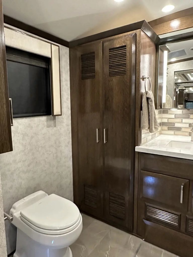 2024 Newmar New Aire RV Tour with Angie Morell - National Indoor RV ...