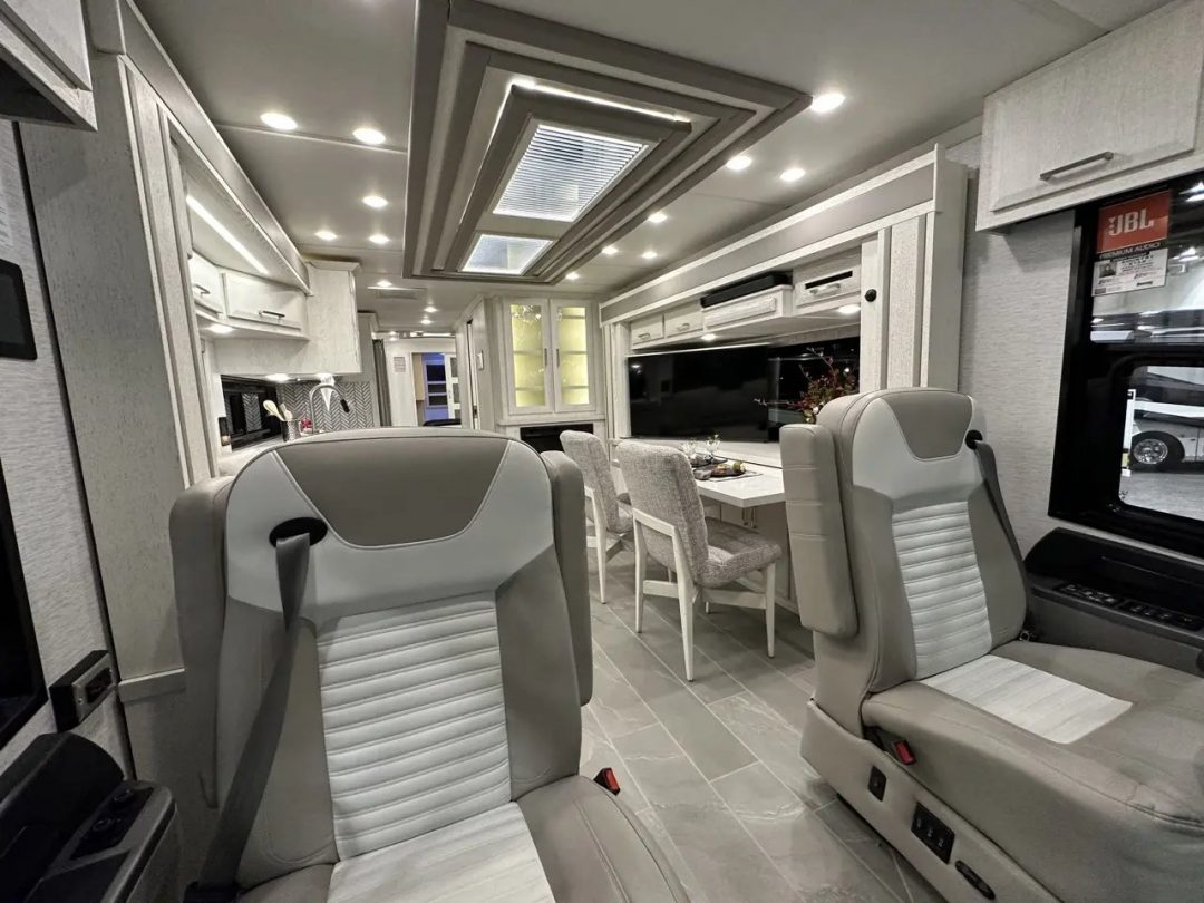 2024 Newmar New Aire RV Tour with Angie Morell - National Indoor RV ...