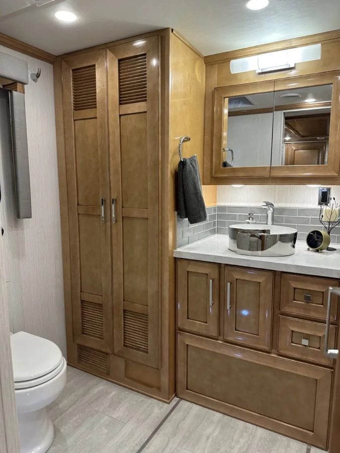 2024 Newmar Ventana RV Tour with Angie Morell - National Indoor RV ...