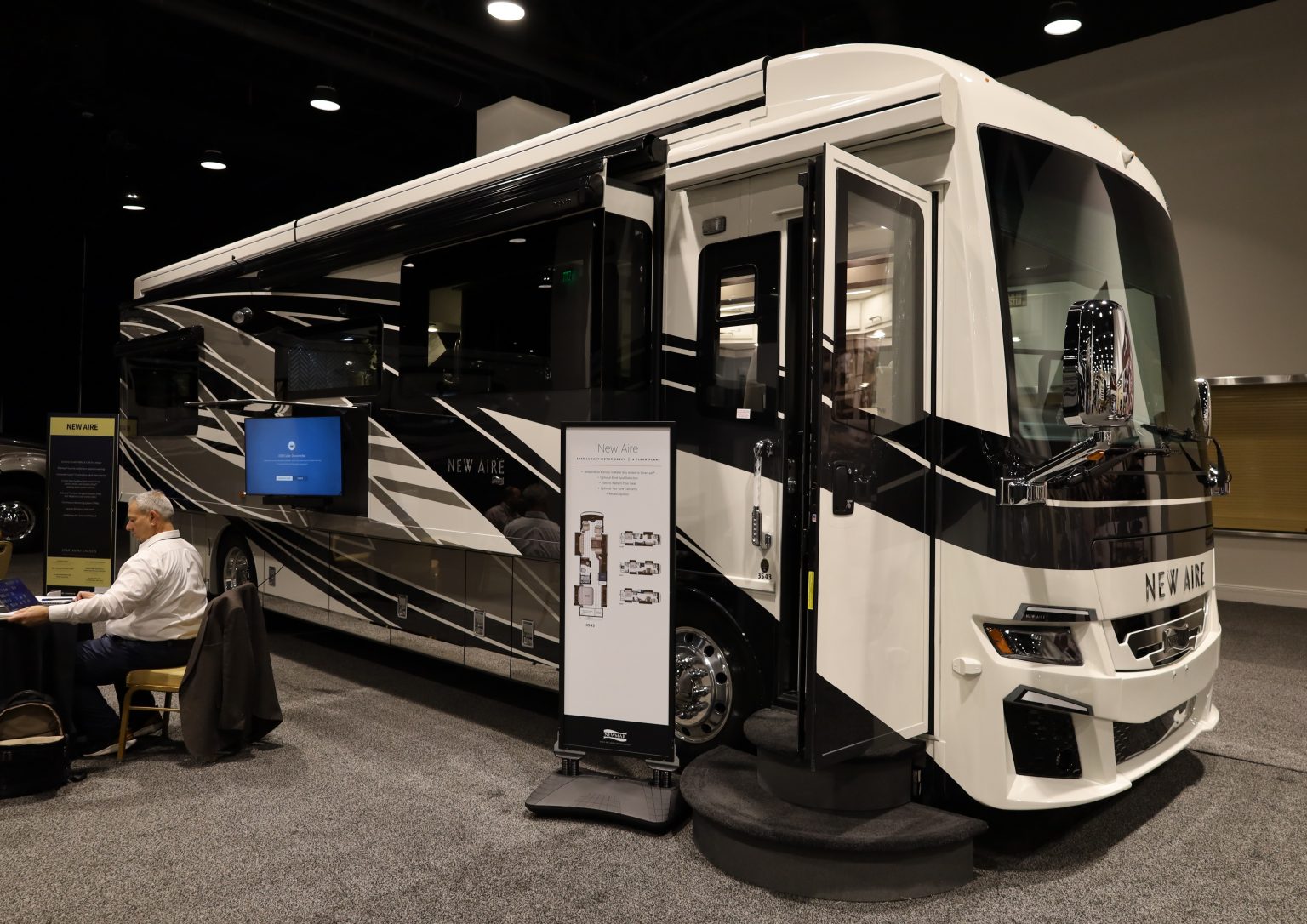 2025 Newmar New Aire RV Tour With Angie Morell - National Indoor RV Centers - Blog