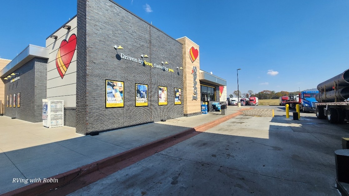 5 Benefits of Refueling Your Big Rig at a Truck Stop - National Indoor ...